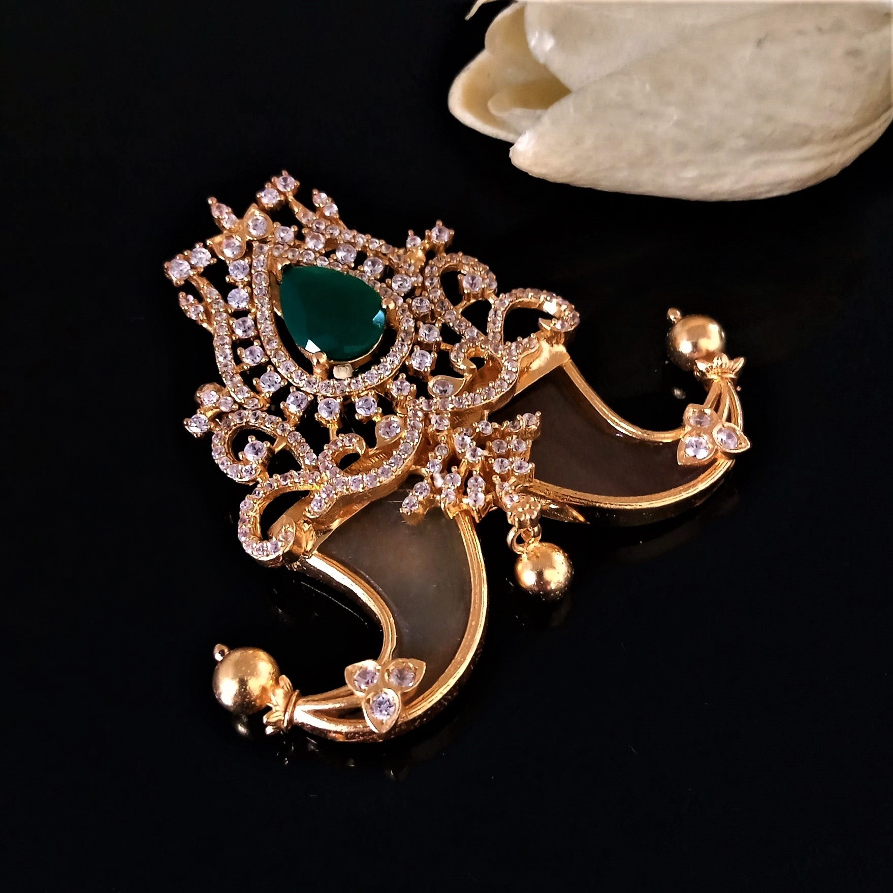 Pure Silver Tiger Claw (Puli Goru) Emerald Pendant – Enumu